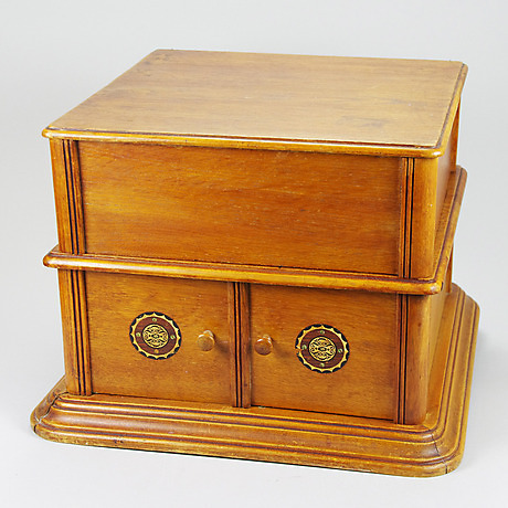 CRANK GRAMOPHONE, Polyphon music, early 20th century. Miscellaneous ...