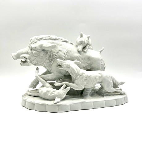 ALFRED VOIGT. SIGNED PORCELAIN SCULPTURE SITZENDORF WITH DOG AND WILD ...