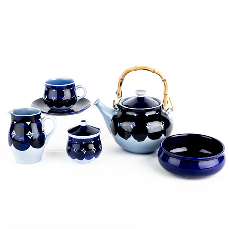 LISA LARSON. A 12-piece stoneware tea set, “Matilda”, Gustavsberg ...
