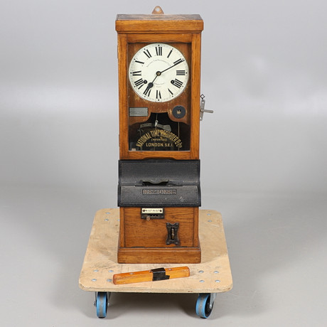 AN EARLY 20TH CENTURY NATIONAL TIME RECORDER CO LTD CLOCKING IN CLOCK ...