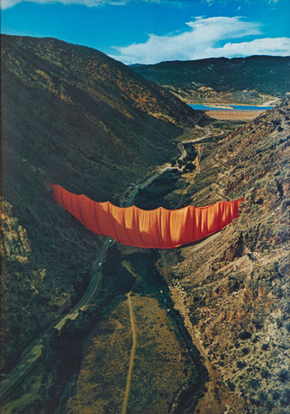 CHRISTO & JEANNE-CLAUDE (UNITED STATES, 1935-2020). “Valley Curtain ...