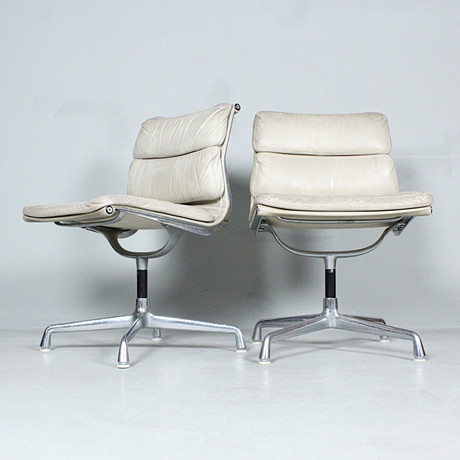 Ray & Charles Eames för Herman Miller. STOLAR/KONTORSSTOLAR, ett par ...