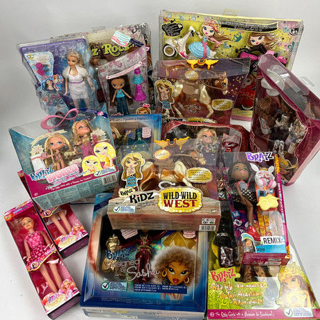 DOCKOR/LEKSAKER, ca. 16 st. Merparten Bratz, 2000-tal. Leksaker ...