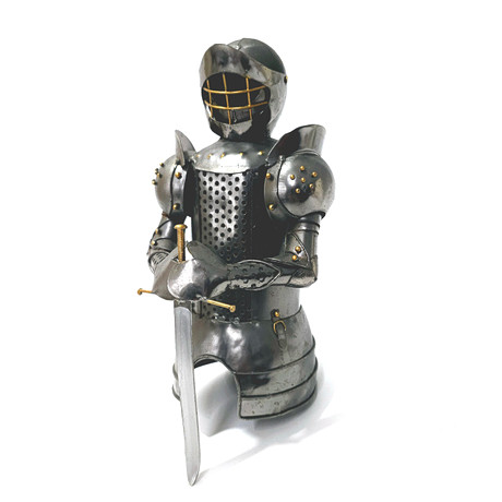 ARMOR-SHAPED METAL WINE RACK. Silver & Metals - Other metals - Auctionet