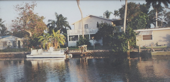 HANS FRODE. "Påsk i förstugan, Matlacha, Florida", c-print, signerad ...