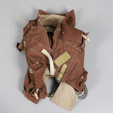 A REPLICA SET OF SECOND WORLD WAR COMMANDO TYPE WEBBING. Weapons ...