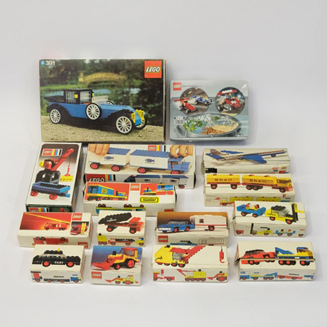 LEGO. BYGGSATSER, FORDON. 15 DELAR. Leksaker - Leksaker - Auctionet
