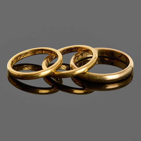TRE ST RINGAR, 18k, 23k. Smycken & Ädelstenar - Ringar - Auctionet