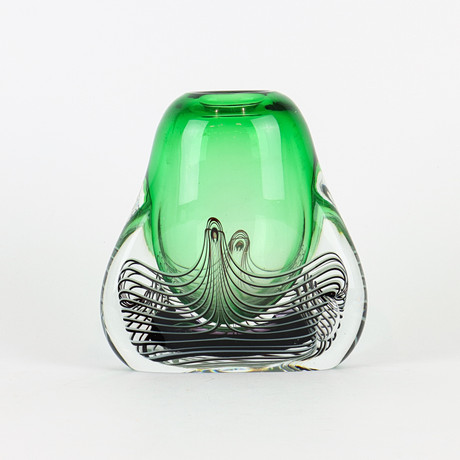 ADAM JABLONSKI art glass vase, signed. Glass - Art glass - Auctionet