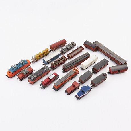 LOCOMOTIVES, 7 PCS, WAGONS, 14 pcs, including DJH, RK Modell, Roco ...
