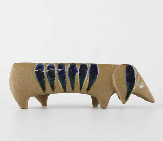 LISA LARSON. Figurin, "Tax" ur serien "Lilla Zoo", Gustavsberg, delvis ...