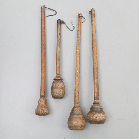BESMAN, four pieces, wood. Folk art - Tools & Gears - Auctionet