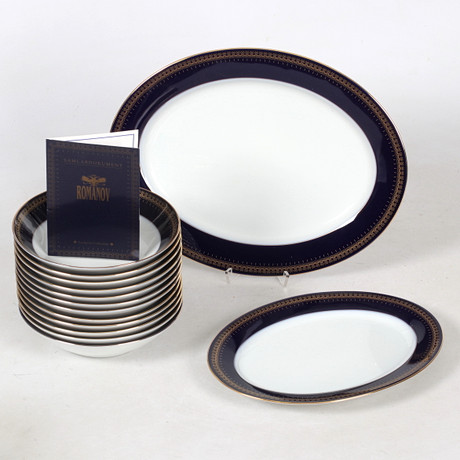 PLATES and SERVING DISHES, 14 pieces, porcelain, Romanov Collection ...