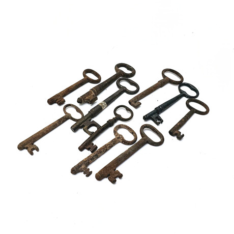 COLLECTION OF 10 ANTIQUE IRON KEYS. Silver & Metals - Other metals ...