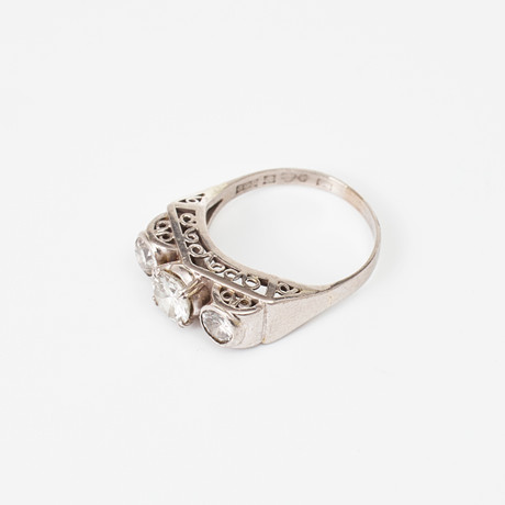 RING, platina, 3 diamanter med ej helt modern briljantslipning, totalt ...