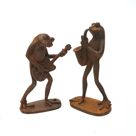 PAIR OF “MUSICIAN FROG” FIGURES IN PATINATED IRON. Art - Sculptures ...