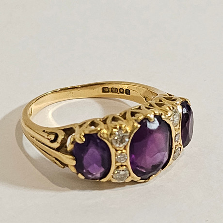 AMETHYST AND DIAMOND RING WITH 18K YELLOW GOLD FRAME. Jewellery ...