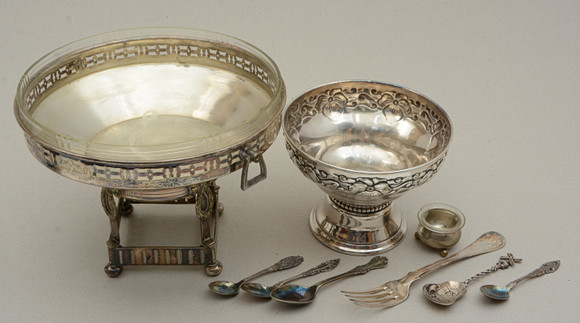 Collection of plates/new-silver objects. 2 pcs bowls on foot, 1 small ...
