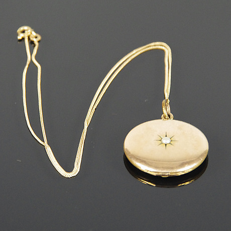 MEDALLION WITH CHAIN, the chain 18K gold. Jewellery & Gemstones ...