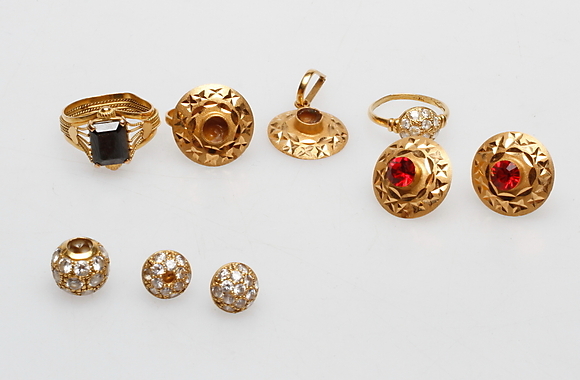 GOLD JEWELRY, 21k gold, total weight approx. 24.3 gr. Jewellery ...