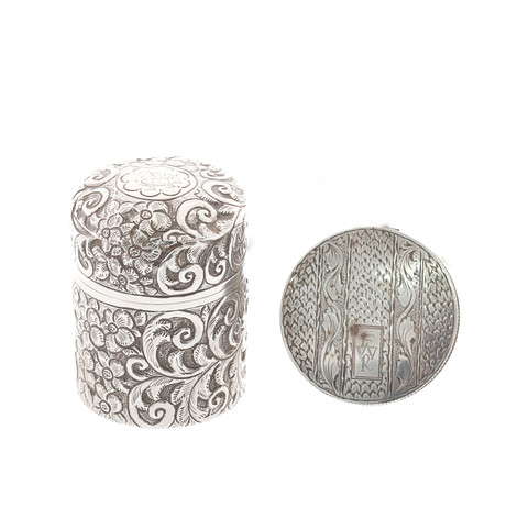 A LATE VICTORIAN CYLINDRICAL SILVER CASED GLASS SALTS JAR. Silver ...