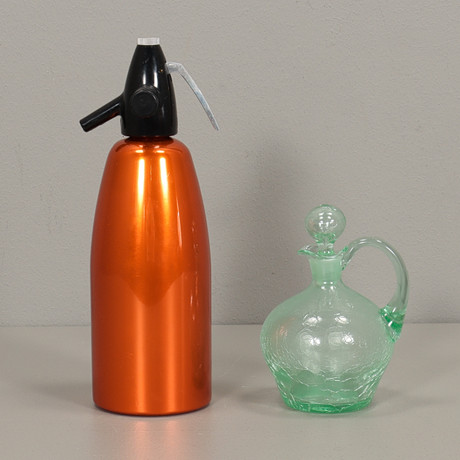 SIPHON AND DECANTER. Miscellaneous - Miscellaneous - Auctionet