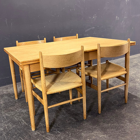 HANS J. WEGNER. ESSGRUPPE FÜR CARL HANSEN UND ANDREAS TUCK. Möbel ...