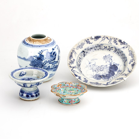 BOJAN and A 4-piece porcelain dish, China/Asia, 1800/20th century ...