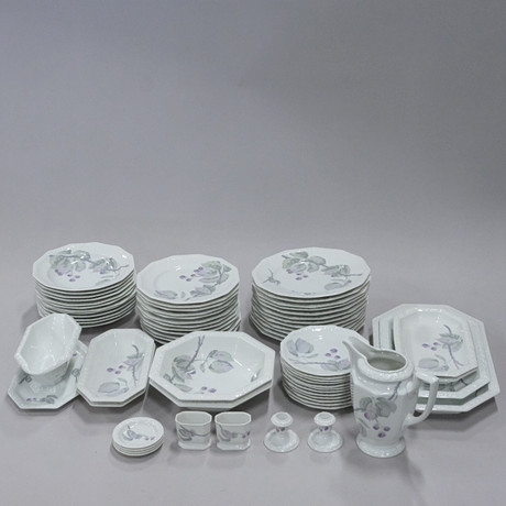 ROSENTHAL. DINNERWARE, MARIA/BLACKBERRY, 66 PIECES. Ceramics ...