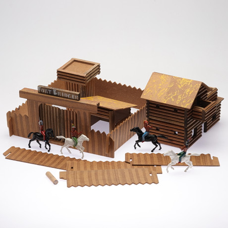 TOYS, Fort with Native Americans and horses, wood and plastic, 20th ...