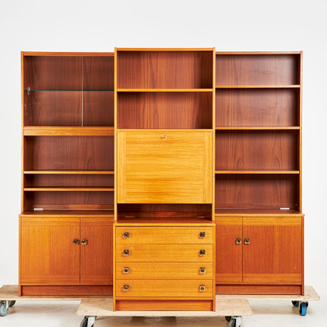 BOKHYLLA, 3 sektioner, 1960-tal, fanér i teak, beslag i mässing, bardel ...
