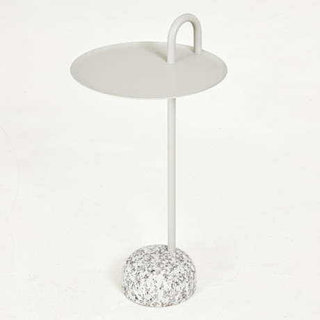 SHANE SCHNECK. sidobord, "Bowler", för HAY, samtida, lackerad metall ...