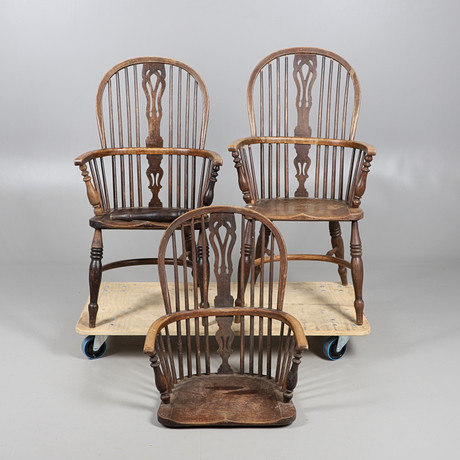 A SET OF THREE 19TH CENTURY ASH AND ELM WINDSOR CHAIRS (FOR REPAIR ...