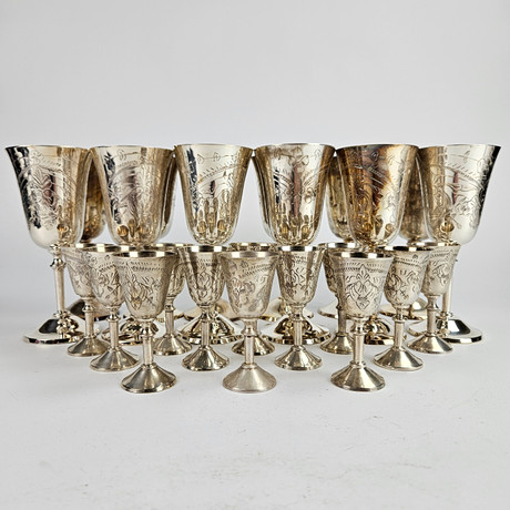 VINGLAS och SNAPSGLAS, 24 delar, vitmetall. 1900-tal. Silver & Metall ...