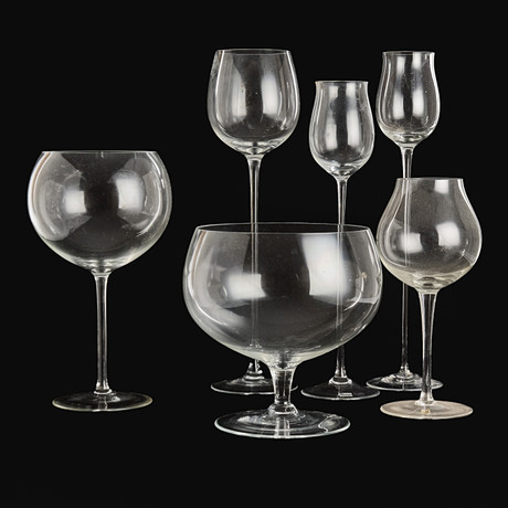 A set of 6 “Giant Snifters” wine glasses, on a high foot/large cup ...