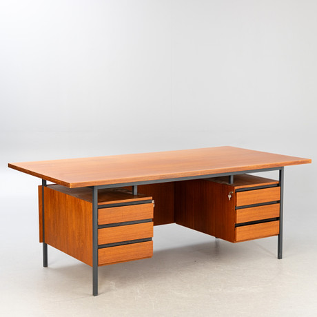 Stort skrivbord, 1960-tal. Möbler - Bord - Auctionet