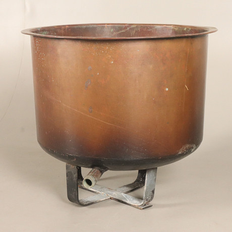 COPPER TUB/WASH BASIN, on leg stand. Silver & Metals - Other metals ...