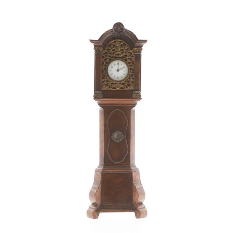 A MINIATURE 18TH CENTURY STYLE DUTCH WALNUT AND BURR VENEERED LONGCASE ...