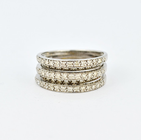18CT VITT GULD DIAMANTRING. Smycken & Ädelstenar - Ringar - Auctionet