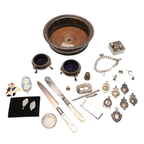 A MIXED LOT OF SILVER AND VARIOUS COLLECTABLES. Silver & Metals ...