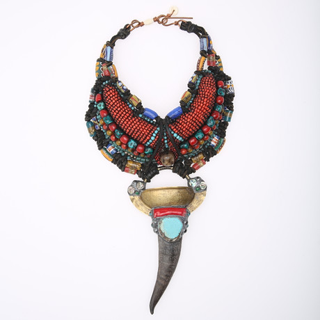ANOTHAI HANSEN. Collier/amulett, mineraler/horn/pärlor/metall, Thailand ...