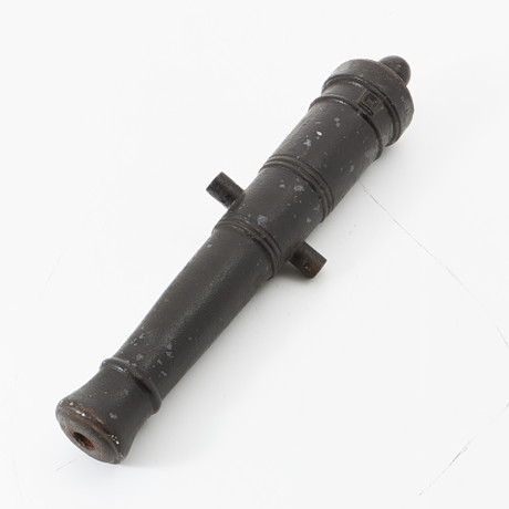 A 20th century cannon tube. Weapons & Militaria - Guns & Rifles - Auctionet