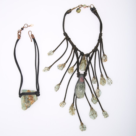 ANOTHAI HANSEN. Collier/amulett, 2 st, mineral/metall/läder, Thailand ...