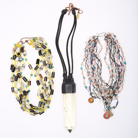 ANOTHAI HANSEN. Collier/amuletter, 3 st, mineral/citrin/läder/buddha ...