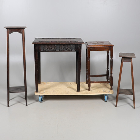 AN 18TH CENTURY STYLE DARK STAINED OAK SIDE TABLE. Furniture - Tables ...