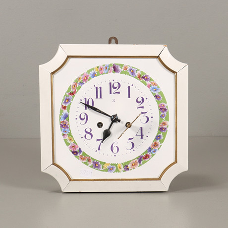 WALL CLOCK porcelain table. Clocks & Watches - Wall Clocks - Auctionet