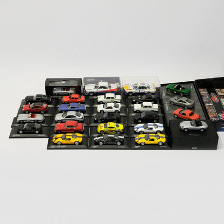 MODEL CARS, MOSTLY MINICHAMPS. 26 PIECES. Toys - Toys - Auctionet