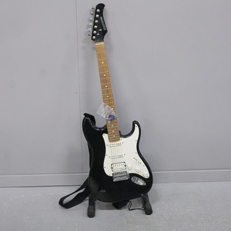 ELECTRIC GUITAR, SUPREME. Miscellaneous - Musical instruments - Auctionet