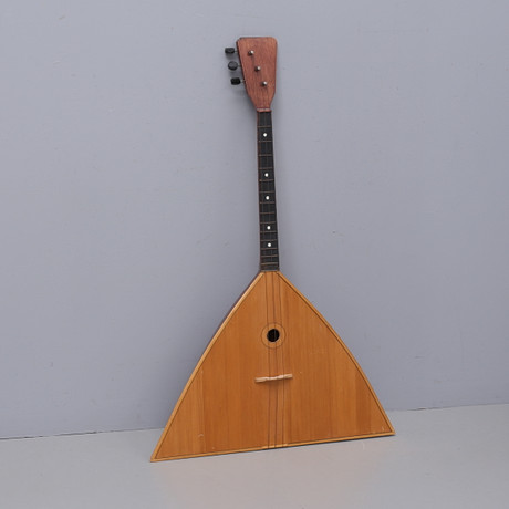 BALALAJKA, Russia, labeled. Miscellaneous - Musical instruments - Auctionet
