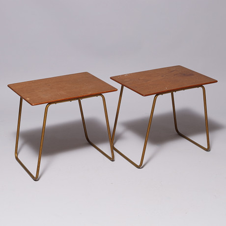 A pair of side tables/bedside tables, frame of gold-painted steel tube ...